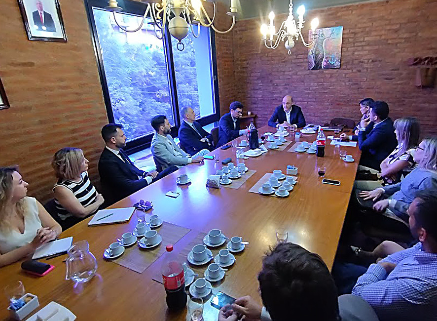 LA COMISIÓN DE FUNCIONARIOS Y FUNCIONARIAS SE REUNIÓ CON EL DR. GURRERA ...
